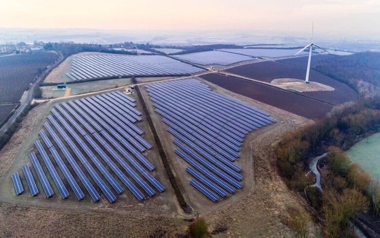 Sembcorp Secures 300-MW Hybrid Wind And Solar Project In India